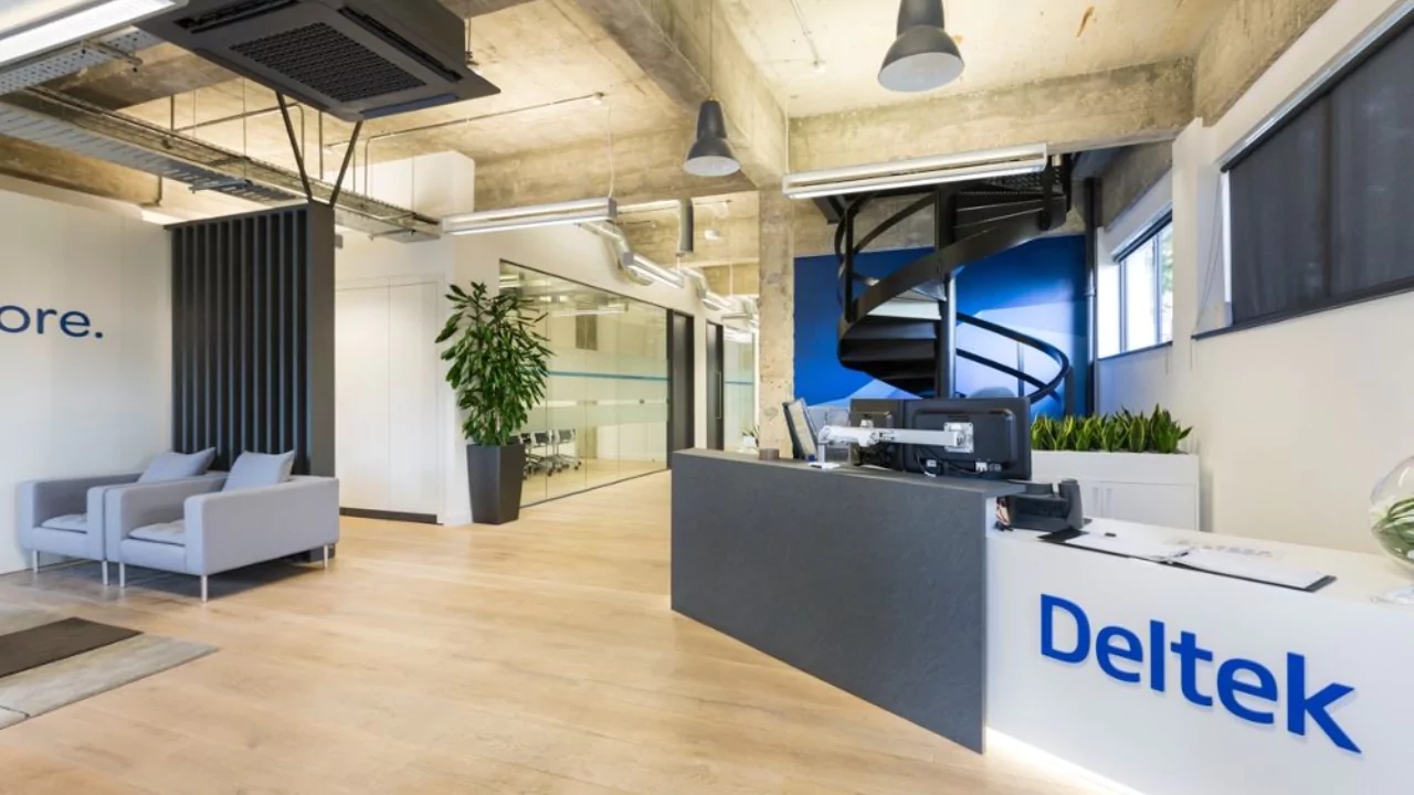 Deltek Off Campus Drive 2025: Associate Operations Specialist